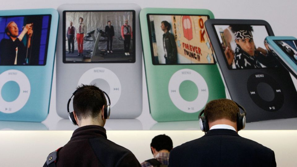 The end of the iPod: How Apple's now discontinued music player ...