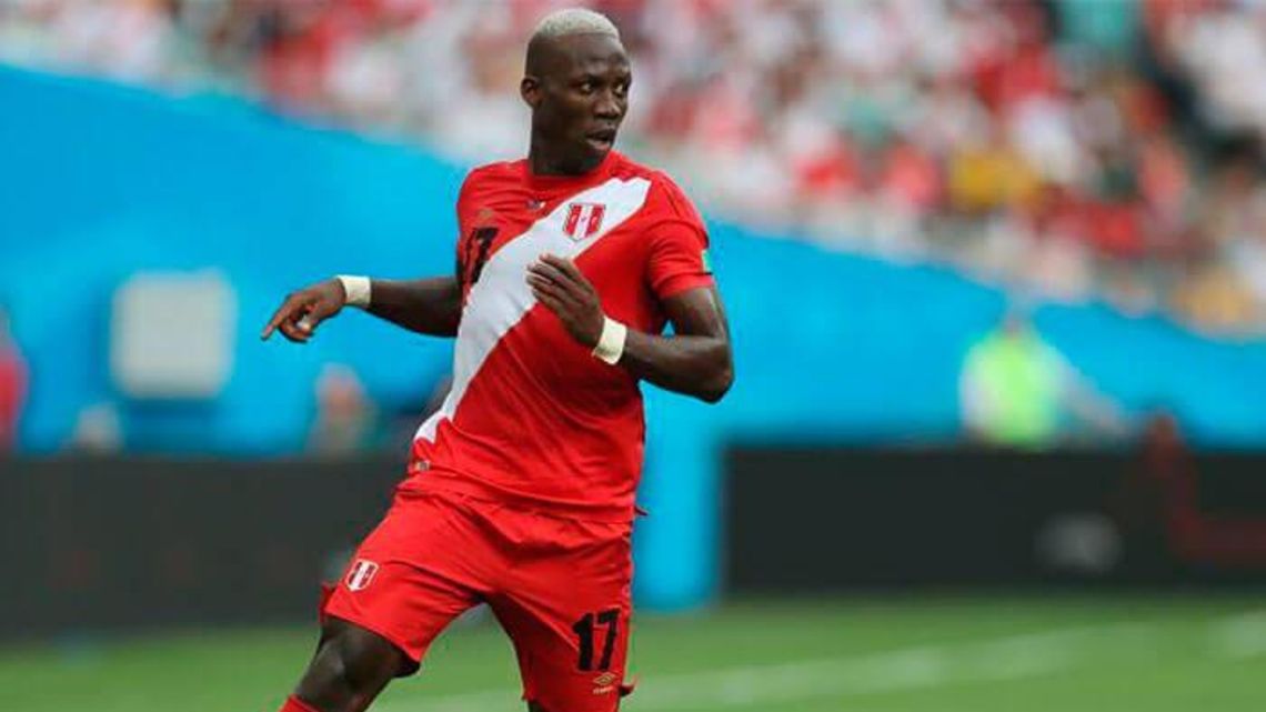 Luis Advincula anunció su retiro luego de errar el penal para Perú ante ...