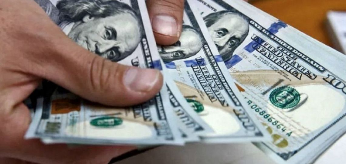 'Blue dollar' hits 420 – the reasons behind exchange rate turbulence ...
