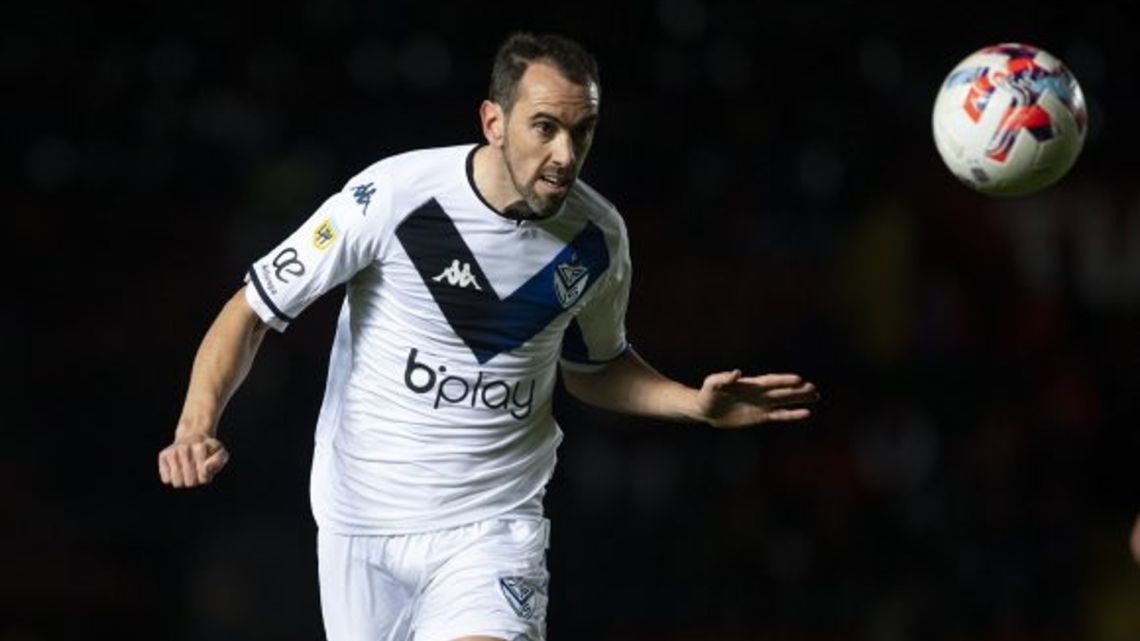 El conmovedor gesto de Godín en su primer gol con Vélez | 442