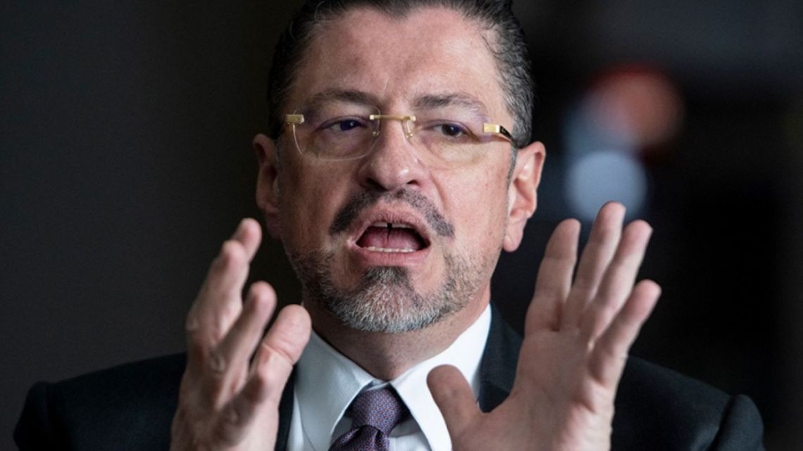 El nuevo presidente de Costa Rica arremete contra la prensa | Perfil