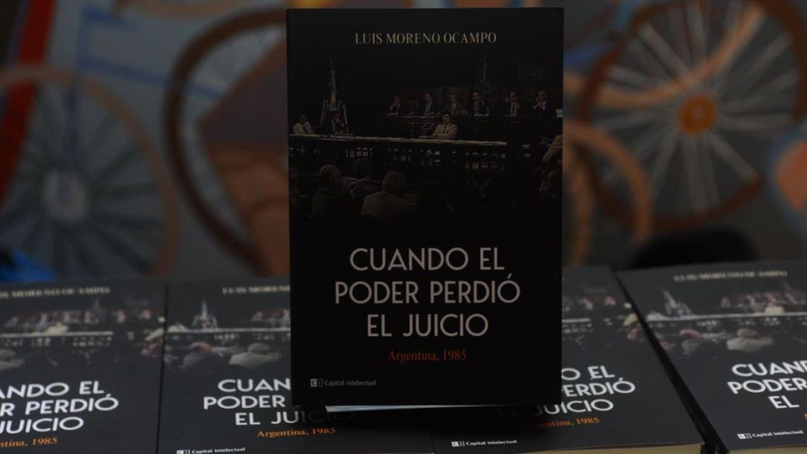 Moreno Ocampo presentó una nueva edición de su libro "Cuando el poder perdió el Juicio" | Perfil