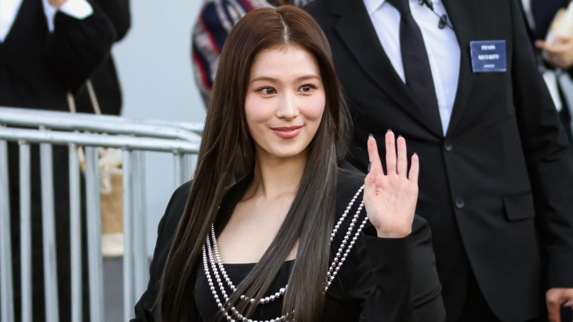Quién es Sana, la integrante del grupo de K-pop TWICE que causó revuelo en un evento en Milán ...