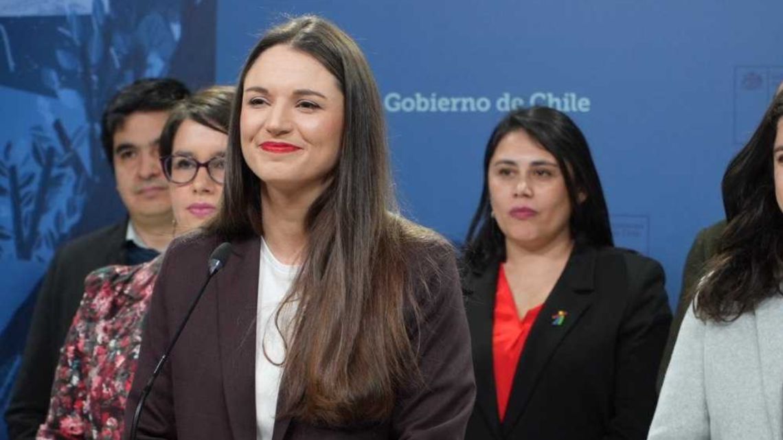La primera dama chilena que abolió el cargo: ¿Quién es Irina Karamanos ...
