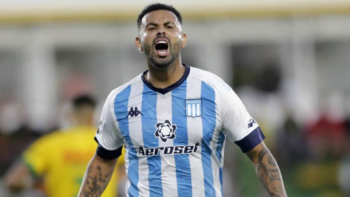 Cardona volvió a expresarse en las redes mientras sigue relegado de ...