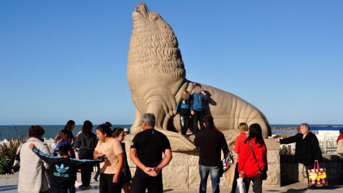 Récord de turistas en el fin de semana largo | Perfil