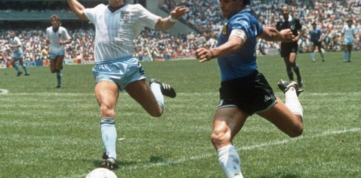 Maradona's 'Hand of God' ball to go up for auction | Buenos Aires Times