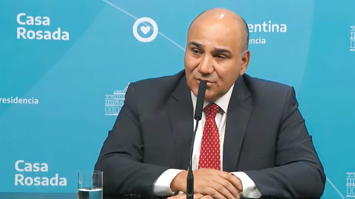 Manzur dejó abierta la posibilidad de renunciar a su puesto en el 2023 ...