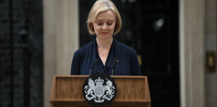 UK PM Truss quits, Tories vow new leader next week | Buenos Aires Times