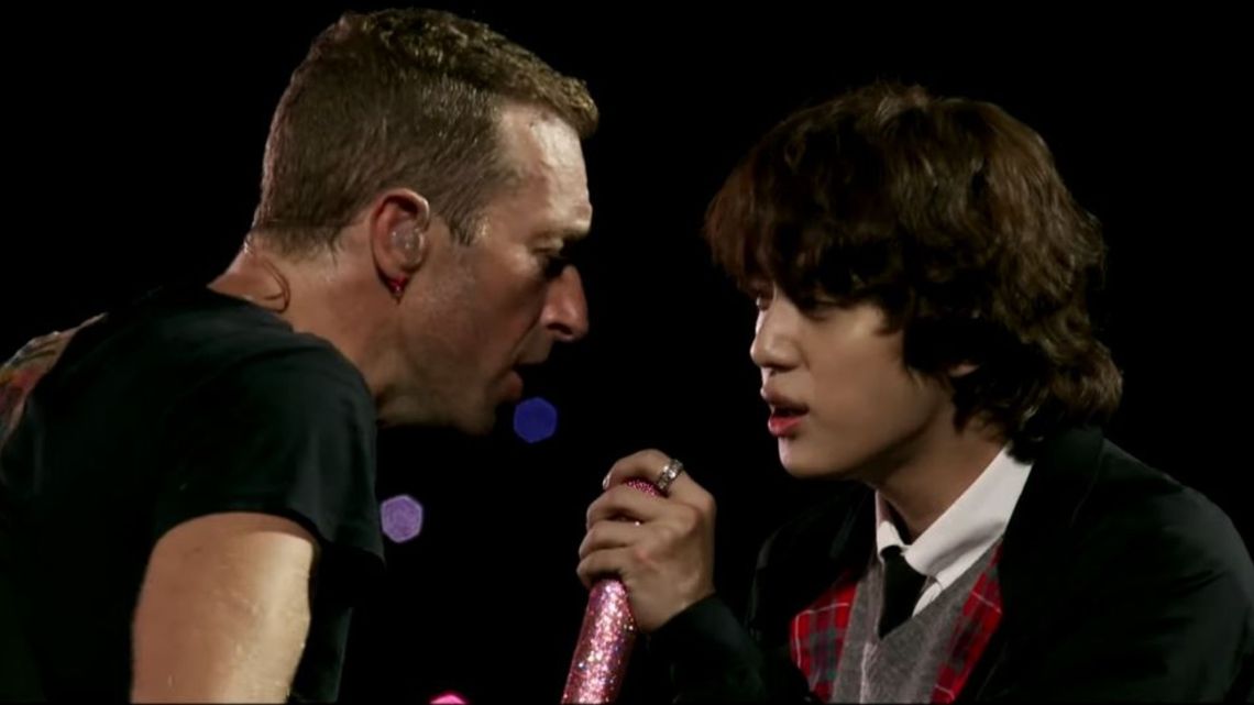 Así fue la presentación de Jin de BTS con Coldplay en River: "Gracias ...
