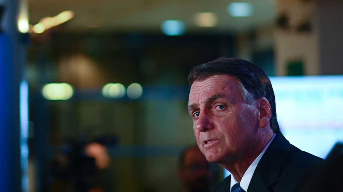 Silencio de Bolsonaro tras elecciones mantiene a Brasil en vilo | Perfil