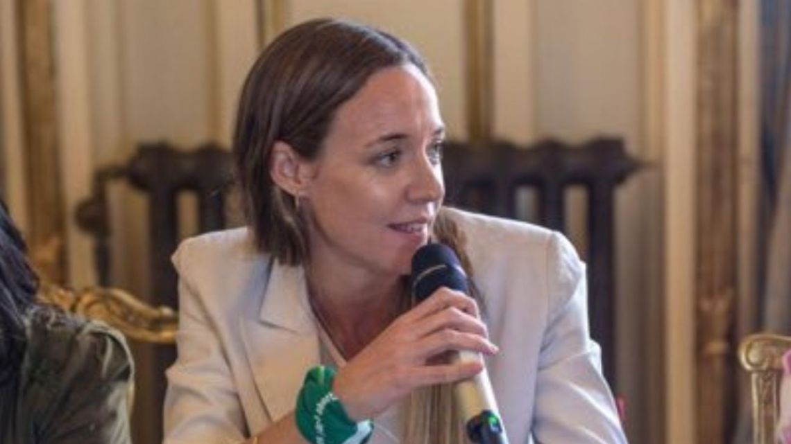 García Rey: "La construcción de los estadios en Qatar se cobraron miles ...