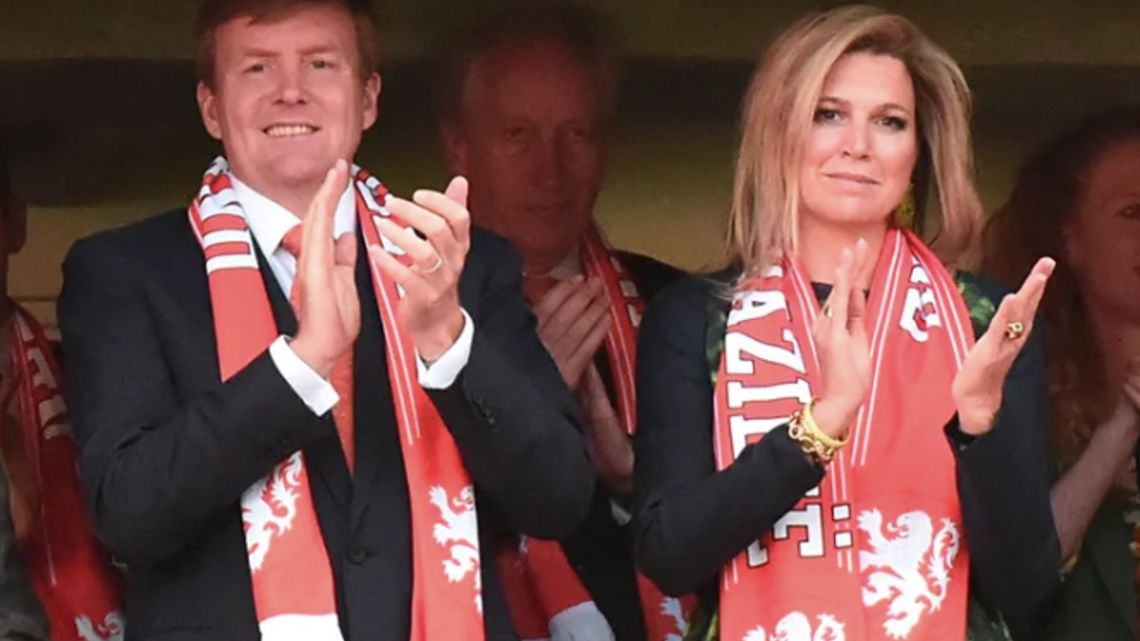 El look de Máxima Zorreguieta en la cancha alentando a los Países Bajos ...