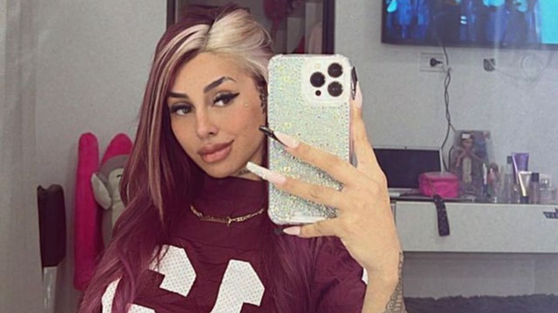Tamara Báez Sorprendió A Sus Seguidores Con Un Cambio De Look Muy Original En El Que Combinó