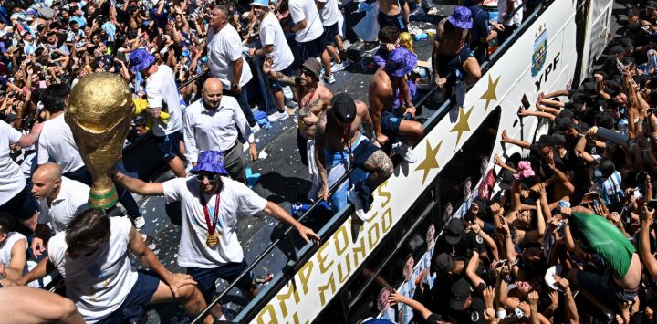 Fan gloom as Argentina's World Cup victory parade ends abruptly ...