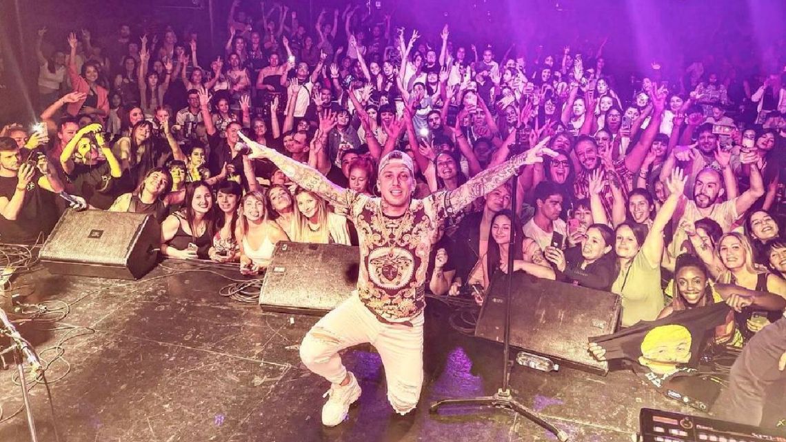 El Polaco tuvo una invitada especial en su recital ¿quién es? | Caras