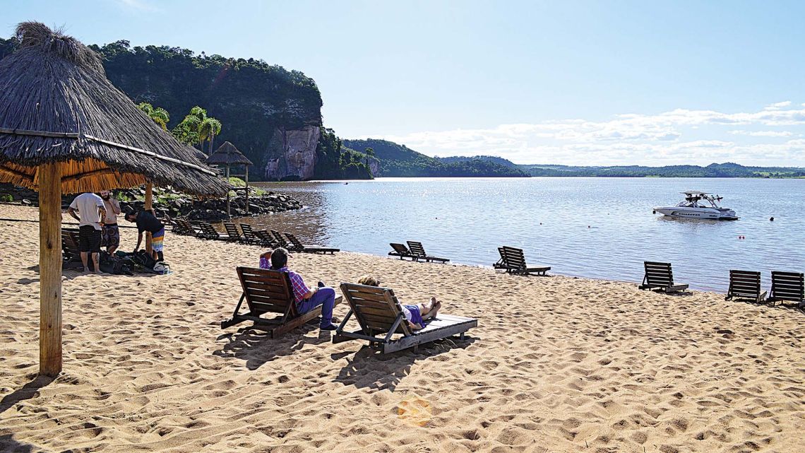Playas, senderos y tesoros en la Tierra Colorada | Parabrisas