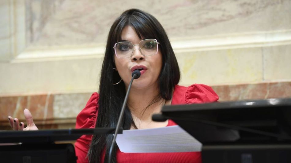 Una senadora oficialista envió un saludo en el que las Malvinas figuran ...