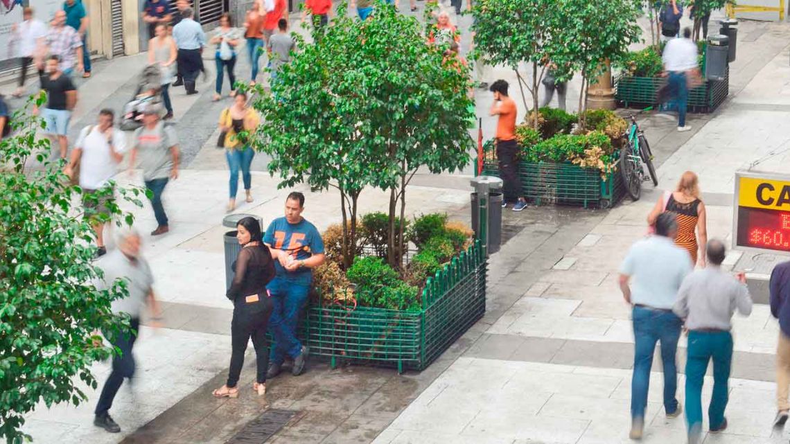 Máximo blue para el Gobierno de AF: 370 pesos | Perfil