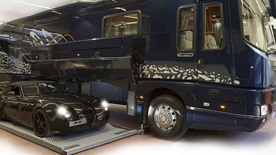 Volkner Mobil, la caravan con garaje incluído | Weekend