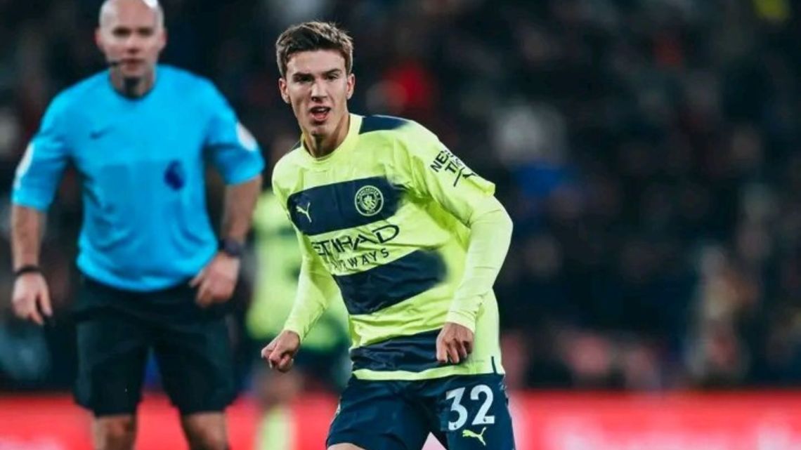 Máximo Perrone debutó con un triunfo en Manchester City | 442