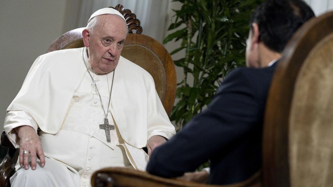 El Papa con Fontevecchia: Identidad | Perfil