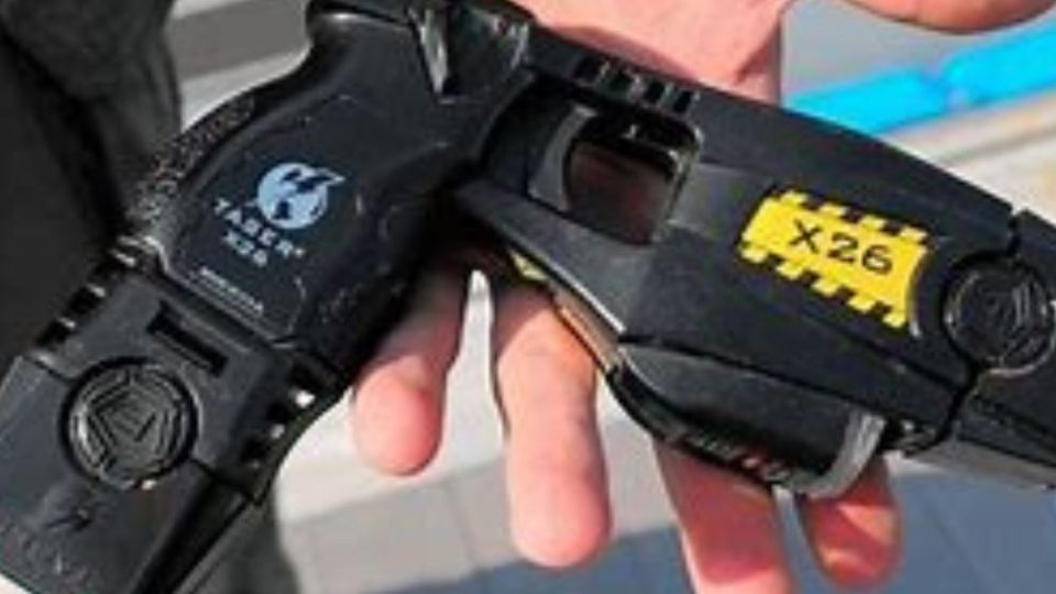 ¿Cómo funcionan las Taser? | Weekend