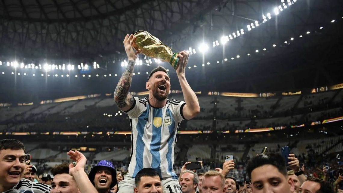 Messi ya llegó al país para disputar la doble fecha con la Selección ...