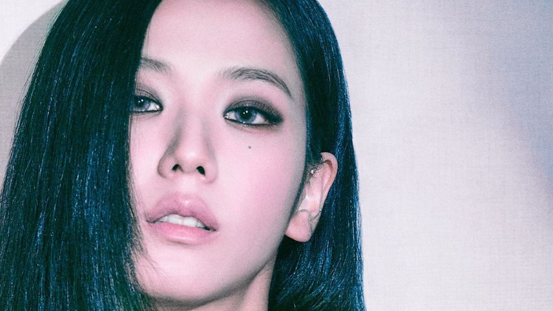 Jisoo publicó una sugerente foto para su single, Flower, y se llevó ...
