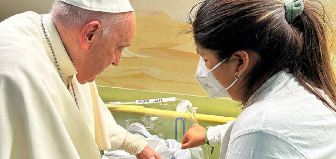 After pizza and prayer, Pope Francis set to leave hospital on Saturday ...