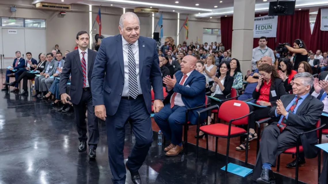 El rector de la Universidad de La Matanza fue reelecto por unanimidad ...