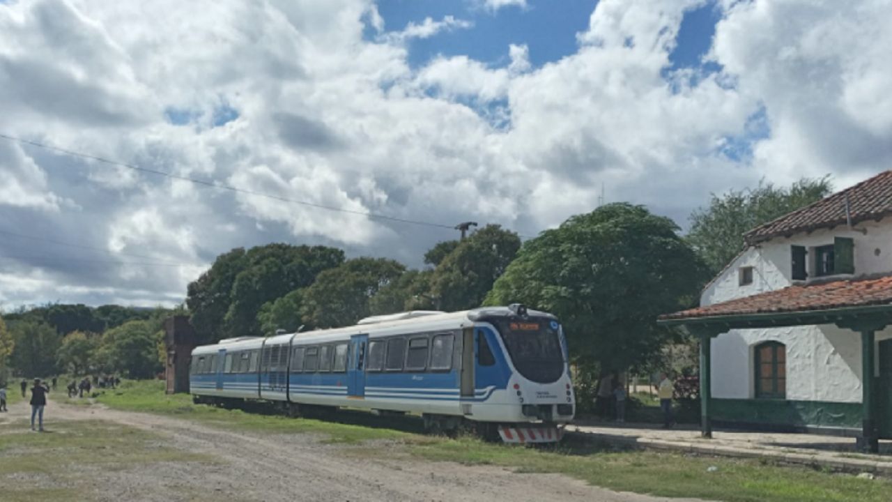 Tras 22 años, el Tren de las Sierras volvió a llegar a Huerta Grande y ...
