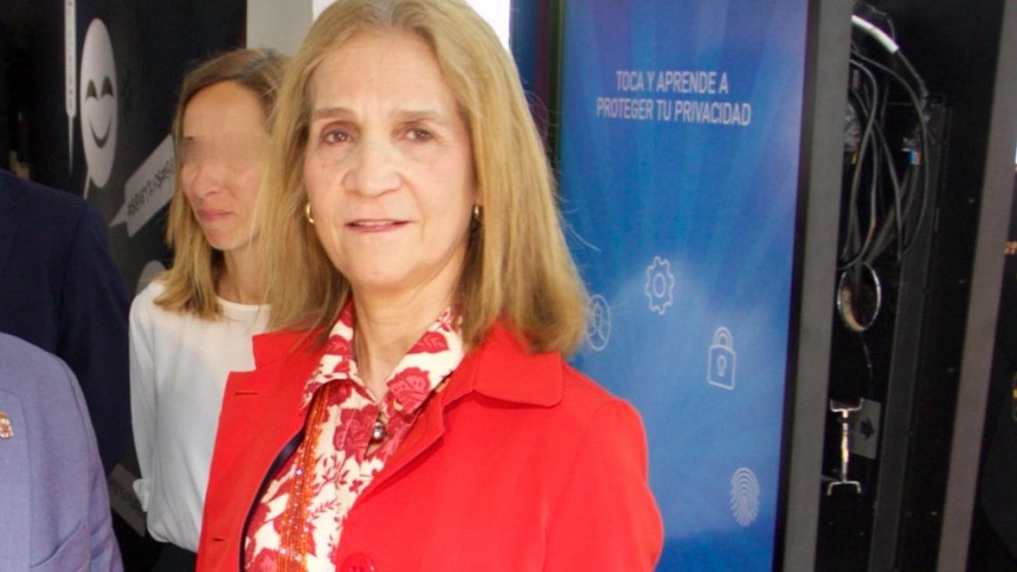 Grieta en la Casa Real española: Elena y el rey enfrentados por el ...