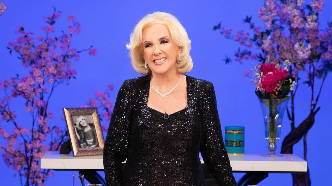 La foto viral de Mirtha Legrand a cinco días de haberse colocado el ...