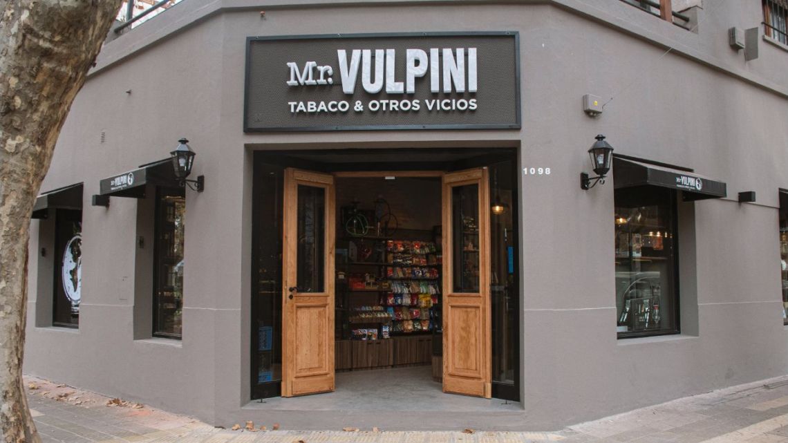 "In the first person: Mr. Vulpini, the franchise for lovers of tobacco ...