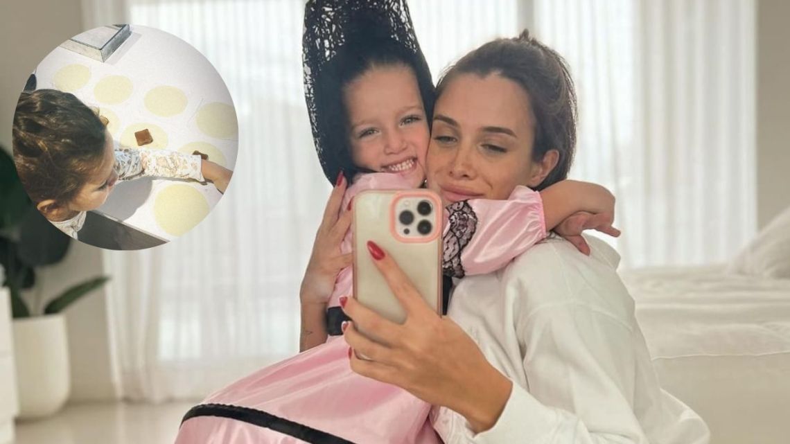 Cami Homs celebra el 25 de mayo cocinando pastelitos con su hija ...