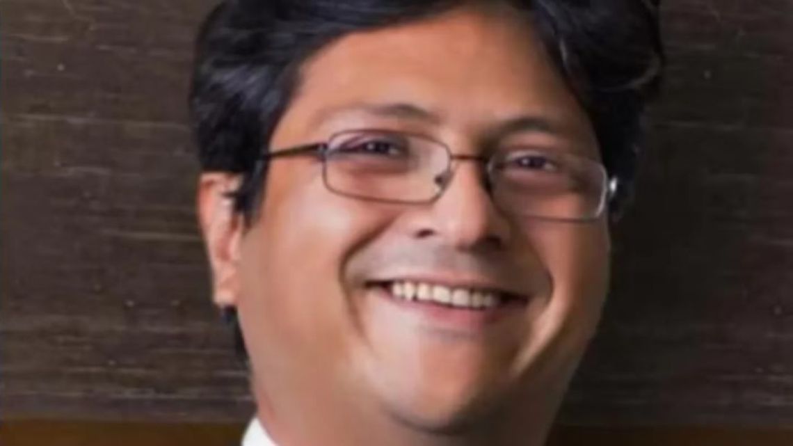 Quién es el multimillonario desaparecido junto a su hijo en el submarino | Perfil