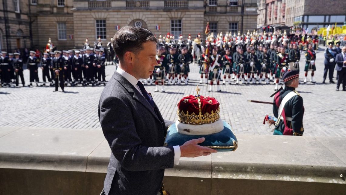 Quién es el duque de Hamilton y Brandon, el encargado de presentar a ...