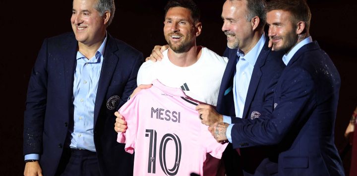 Messi hailed as 'America's number 10' as he greets rapturous Miami fans ...