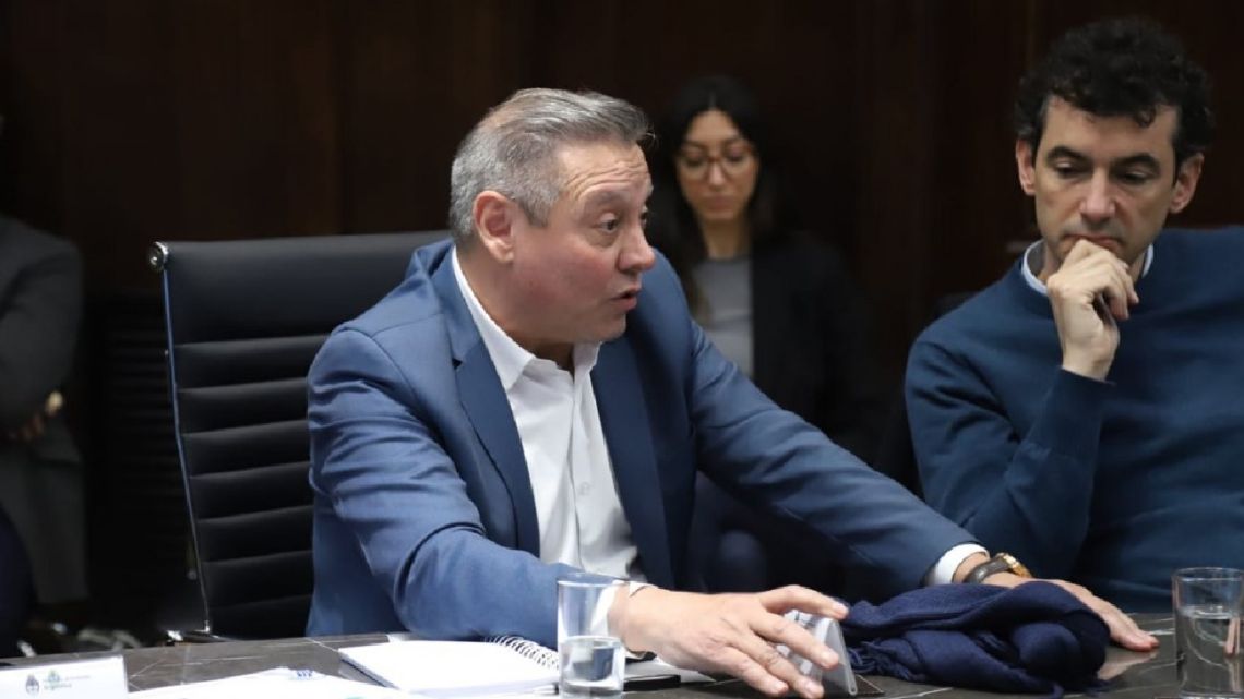 Daniel Rosato criticó las propuestas de Javier Milei de dolarización y apertura de la economía ...