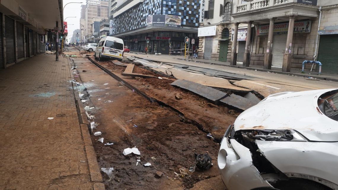 Impresionante explosión en Sudáfrica: un muerto y 48 heridos | Perfil