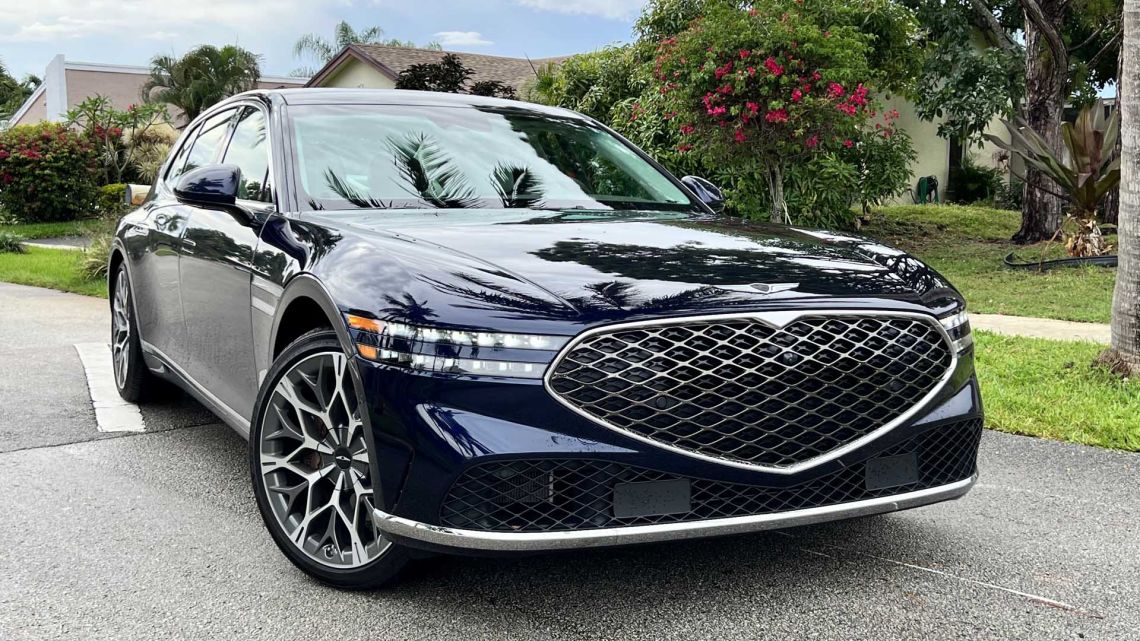 Manejamos el Genesis G90 E-Supercharger: atreverse | Parabrisas