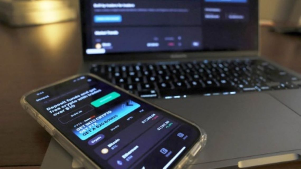 Paypal lanzará su propia stablecoin en sociedad con Paxos | Canal E