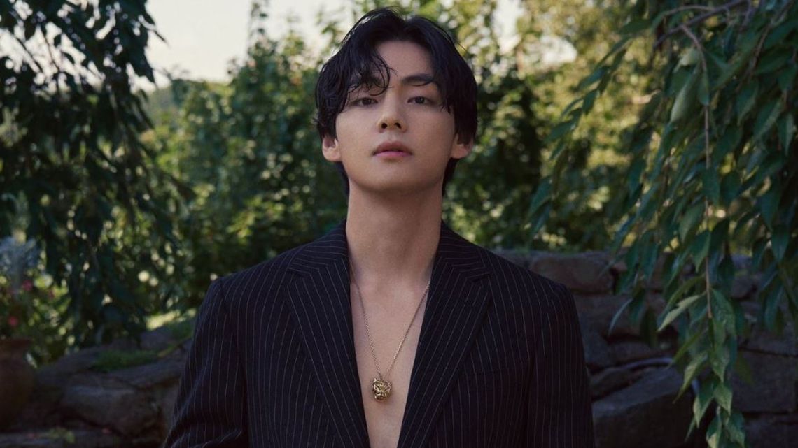 V de BTS anuncia su álbum debut en solitario, Layover, con un video que ...