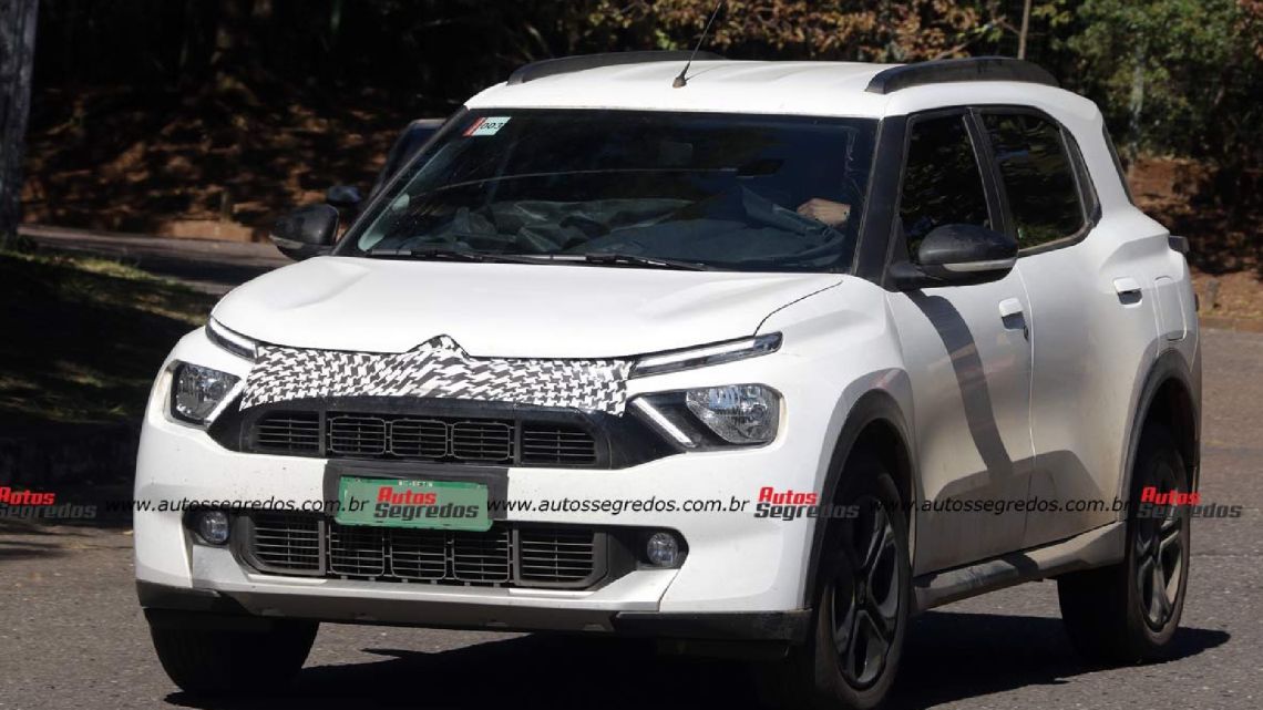 Aparece el nuevo Citroën C3 Aircross casi sin camuflaje | Parabrisas