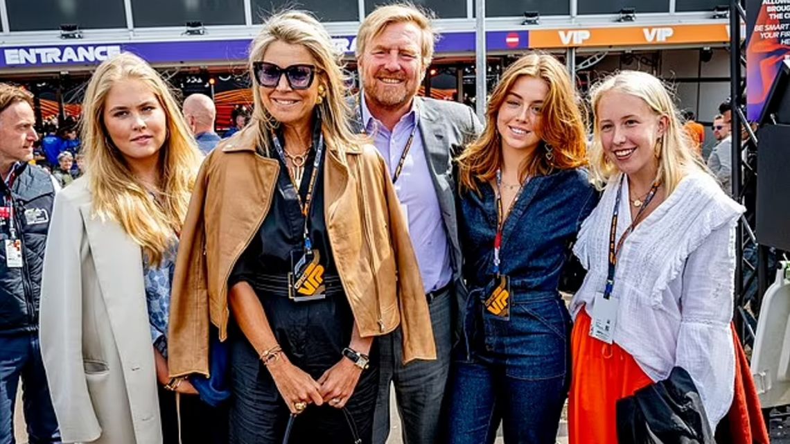 Queen Máxima and her family applauded Max Verstappen in F1 in the ...
