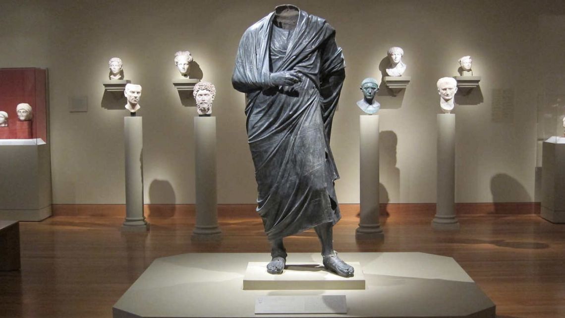 Confiscaron una misteriosa estatua sin cabeza que provendría de un ...