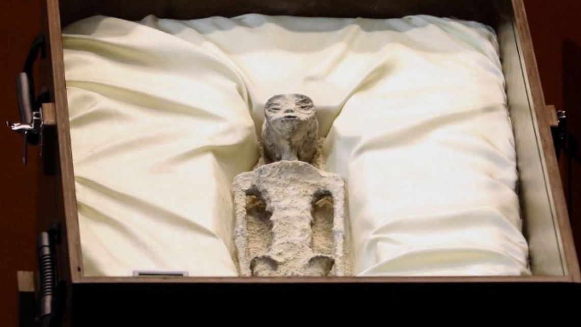 Cadáveres de extraterrestres: llevaron seres "no humanos" al Congreso ...