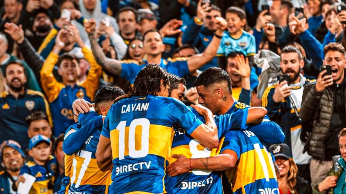 Una bandera del Xeneize apareció en el triunfo del Genoa sobre la Roma ...