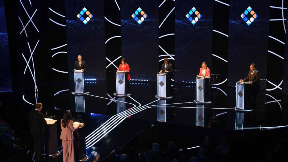 Candidates go on attack in lively second presidential debate | Buenos ...